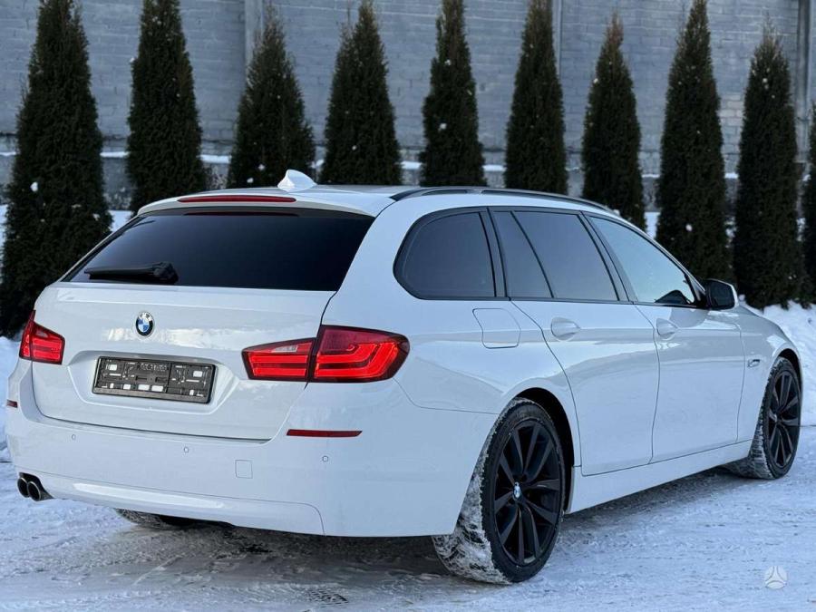 White BMW 520 2012 in Siauliai, with an engine capacity of 2.00 L and mileage of 290 thousand km for 9950 €, photo 11 on AUTOMOTO.COM.LV
