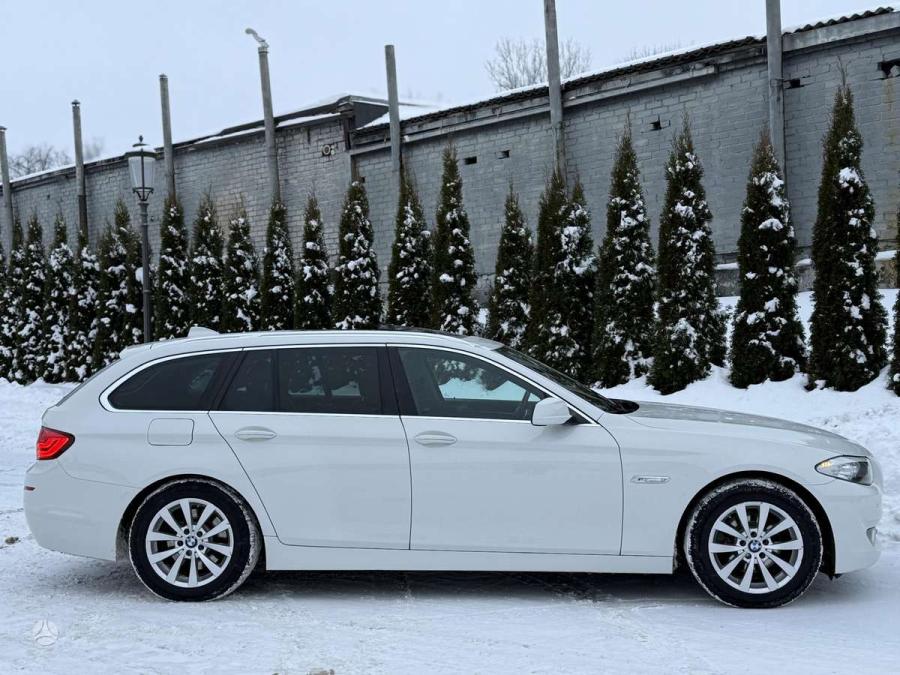 Balts BMW 520 2012 Šauļi, ar dzinēja tilpumu 2.00 L un nobraukumu 269 tūkst. km par 10650 €, foto 6 vietnē AUTOMOTO.COM.LV