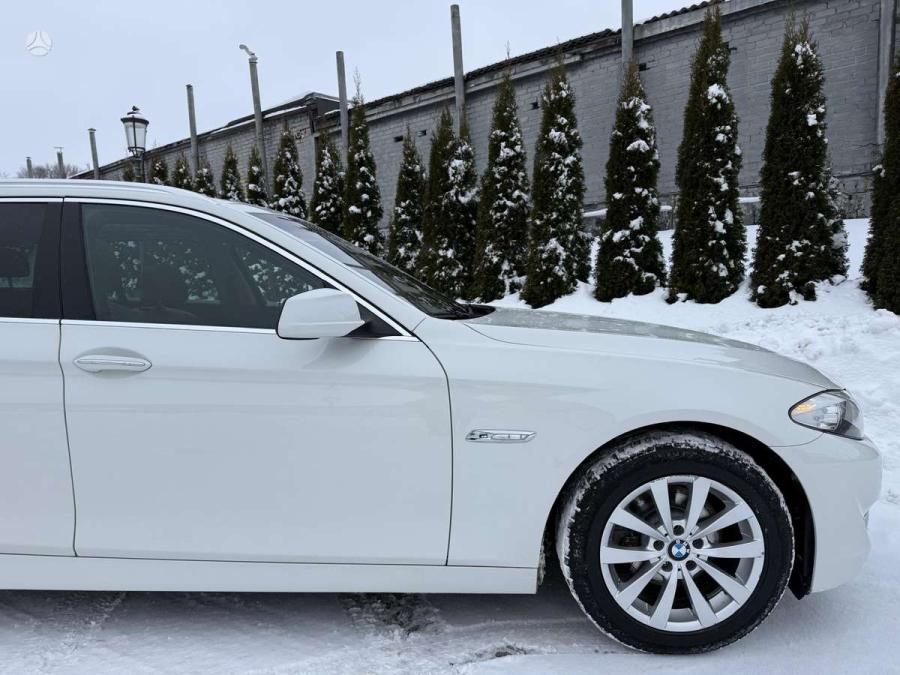 Balts BMW 520 2012 Šauļi, ar dzinēja tilpumu 2.00 L un nobraukumu 269 tūkst. km par 10650 €, foto 18 vietnē AUTOMOTO.COM.LV