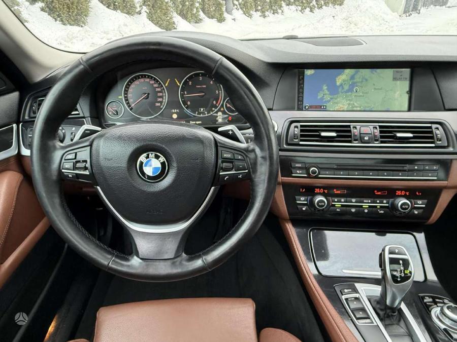 Balts BMW 520 2012 Šauļi, ar dzinēja tilpumu 2.00 L un nobraukumu 269 tūkst. km par 10650 €, foto 27 vietnē AUTOMOTO.COM.LV