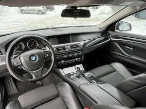 White BMW 520 2012 in Jonava, with an engine capacity of 2.00 L and mileage of 298 thousand km for 7100 €, photo 11 on AUTOMOTO.COM.LV