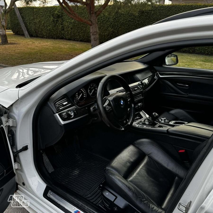 White BMW 520 2012 in Vilnius, with an engine capacity of 2.00 L and mileage of 226 thousand km for 7250 €, photo 6 on AUTOMOTO.COM.LV