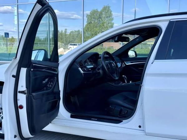 White BMW 520 2012 in Rezekne, with an engine capacity of 2.00 L and mileage of 277 thousand km for 7990 €, photo 7 on AUTOMOTO.COM.LV