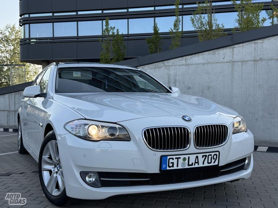 White BMW 520 2012 in Kaunas, with an engine capacity of 2.00 L and mileage of 298 thousand km for 7990 €, photo 4 on AUTOMOTO.COM.LV