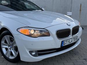 White BMW 520 2012 in Kaunas, with an engine capacity of 2.00 L and mileage of 298 thousand km for 7990 €, photo 9 on AUTOMOTO.COM.LV