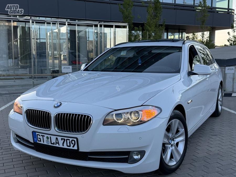 White BMW 520 2012 in Kaunas, with an engine capacity of 2.00 L and mileage of 298 thousand km for 7990 €, photo 10 on AUTOMOTO.COM.LV