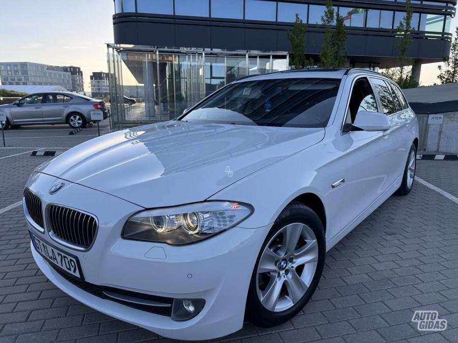 White BMW 520 2012 in Kaunas, with an engine capacity of 2.00 L and mileage of 298 thousand km for 7990 €, photo 14 on AUTOMOTO.COM.LV