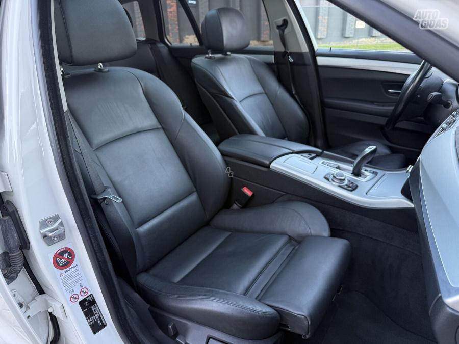 White BMW 520 2012 in Kaunas, with an engine capacity of 2.00 L and mileage of 298 thousand km for 7990 €, photo 21 on AUTOMOTO.COM.LV