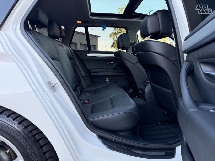 White BMW 520 2012 in Kaunas, with an engine capacity of 2.00 L and mileage of 298 thousand km for 7990 €, photo 26 on AUTOMOTO.COM.LV