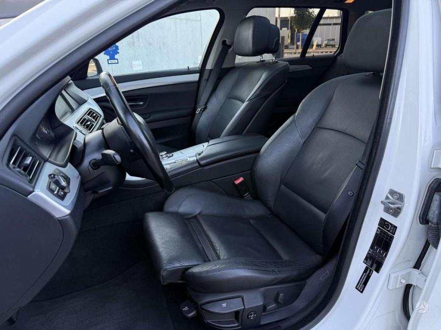 Balts BMW 520 2012 Kauņa, ar dzinēja tilpumu 2.00 L un nobraukumu 298 tūkst. km par 7990 €, foto 25 vietnē AUTOMOTO.COM.LV