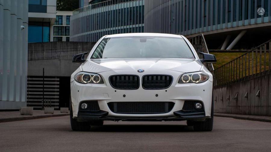White BMW 520 2012 in Vilnius, with an engine capacity of 2.00 L and mileage of 429 thousand km for 7200 €, photo 1 on AUTOMOTO.COM.LV