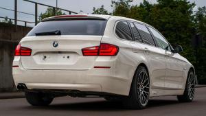 White BMW 520 2012 in Vilnius, with an engine capacity of 2.00 L and mileage of 429 thousand km for 7200 €, photo 7 on AUTOMOTO.COM.LV