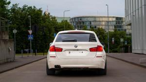 White BMW 520 2012 in Vilnius, with an engine capacity of 2.00 L and mileage of 429 thousand km for 7200 €, photo 8 on AUTOMOTO.COM.LV