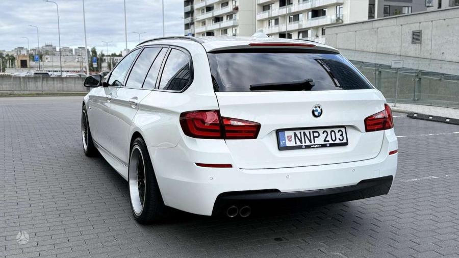 White BMW 520 2012 in Vilnius, with an engine capacity of 2.00 L and mileage of 314 thousand km for 9500 €, photo 14 on AUTOMOTO.COM.LV