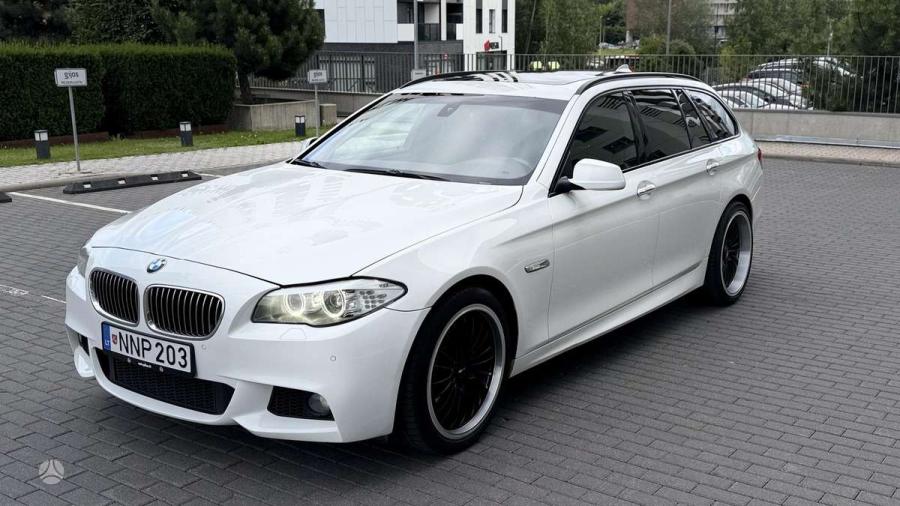 White BMW 520 2012 in Vilnius, with an engine capacity of 2.00 L and mileage of 314 thousand km for 9500 €, photo 19 on AUTOMOTO.COM.LV