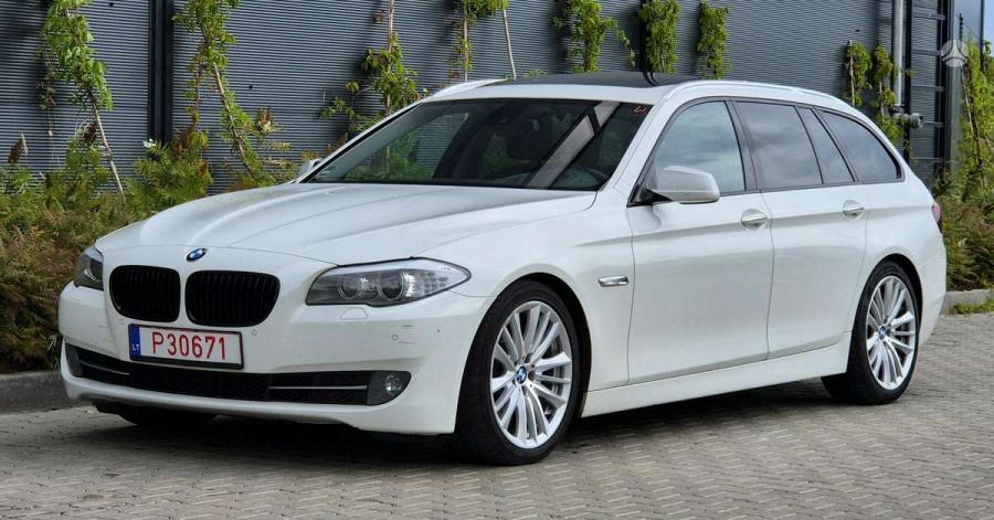 White BMW 520 2012 in Vilnius, with an engine capacity of 2.00 L and mileage of 330 thousand km for 8800 €, photo 4 on AUTOMOTO.COM.LV