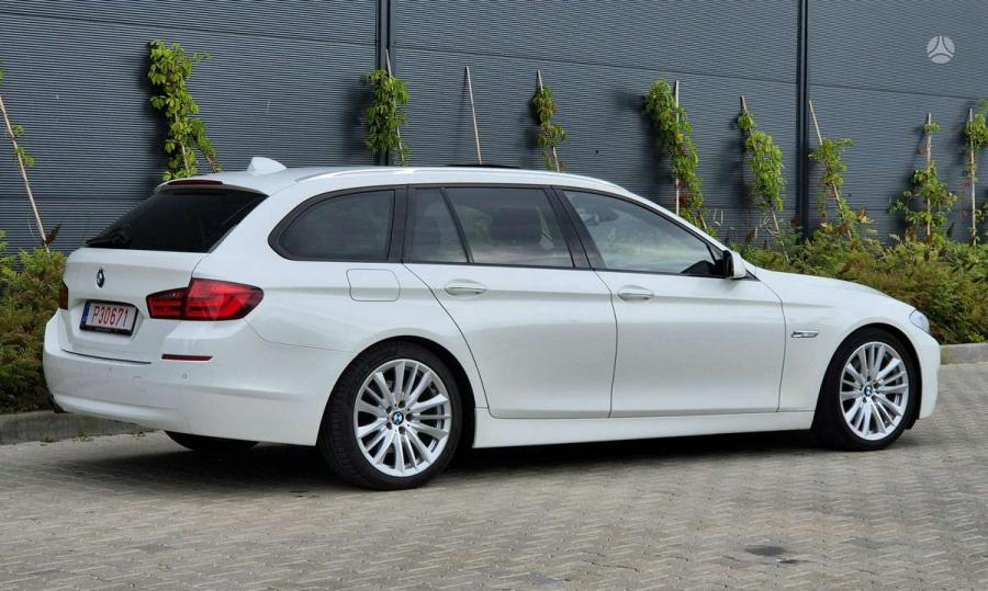 White BMW 520 2012 in Vilnius, with an engine capacity of 2.00 L and mileage of 330 thousand km for 7999 €, photo 7 on AUTOMOTO.COM.LV