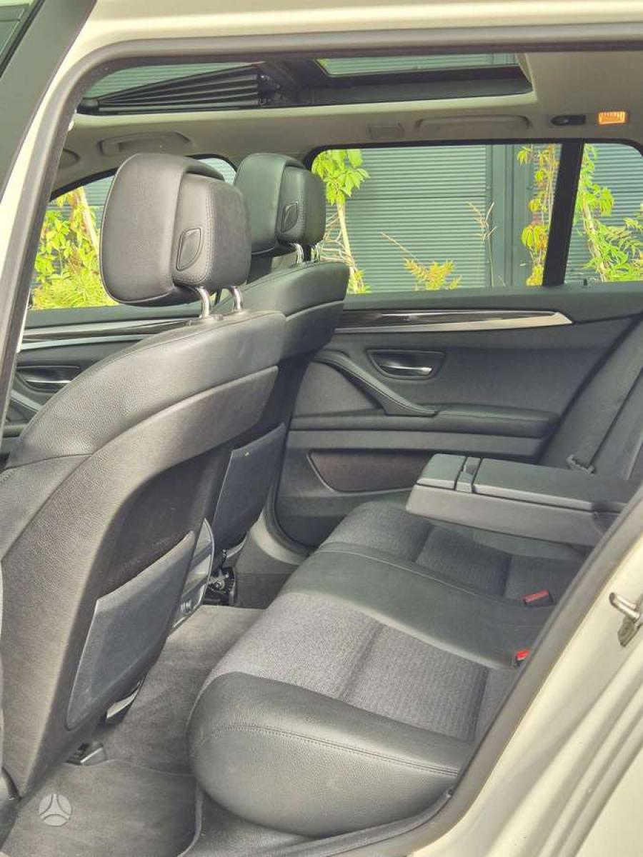 White BMW 520 2012 in Vilnius, with an engine capacity of 2.00 L and mileage of 330 thousand km for 7999 €, photo 16 on AUTOMOTO.COM.LV
