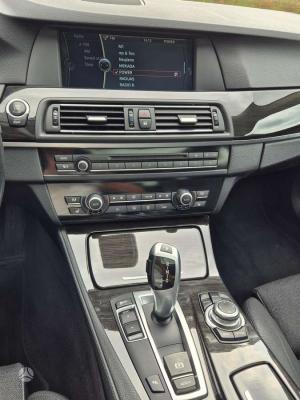 White BMW 520 2012 in Vilnius, with an engine capacity of 2.00 L and mileage of 330 thousand km for 7999 €, photo 17 on AUTOMOTO.COM.LV