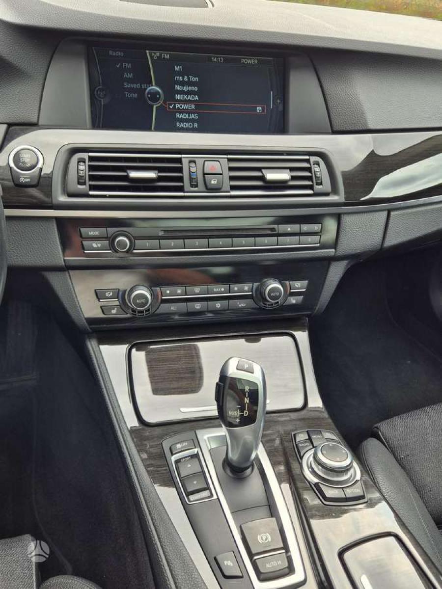 White BMW 520 2012 in Vilnius, with an engine capacity of 2.00 L and mileage of 330 thousand km for 7999 €, photo 17 on AUTOMOTO.COM.LV