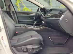 White BMW 520 2012 in Vilnius, with an engine capacity of 2.00 L and mileage of 330 thousand km for 7999 €, photo 18 on AUTOMOTO.COM.LV