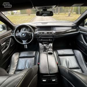 White BMW 520 2012 in Vilnius, with an engine capacity of 2.00 L and mileage of 233 thousand km for 6750 €, photo 12 on AUTOMOTO.COM.LV