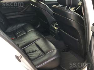 Balts BMW 520 2012 Ogre, ar dzinēja tilpumu 2.00 L un nobraukumu 380 tūkst. km par 6450 €, foto 13 vietnē AUTOMOTO.COM.LV