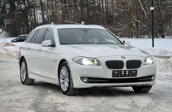 White BMW 520 2013 in Vilnius, with an engine capacity of 2.00 L and mileage of 330 thousand km for 6999 €, photo 6 on AUTOMOTO.COM.LV
