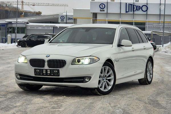 White BMW 520 2013 in Vilnius, with an engine capacity of 2.00 L and mileage of 330 thousand km for 6999 €, photo 7 on AUTOMOTO.COM.LV