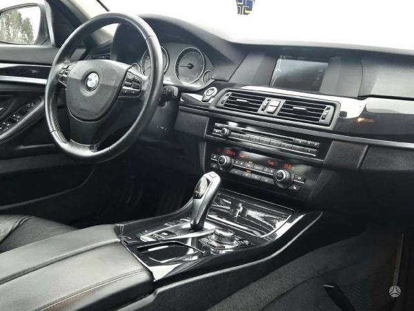 White BMW 520 2013 in Vilnius, with an engine capacity of 2.00 L and mileage of 330 thousand km for 6999 €, photo 10 on AUTOMOTO.COM.LV