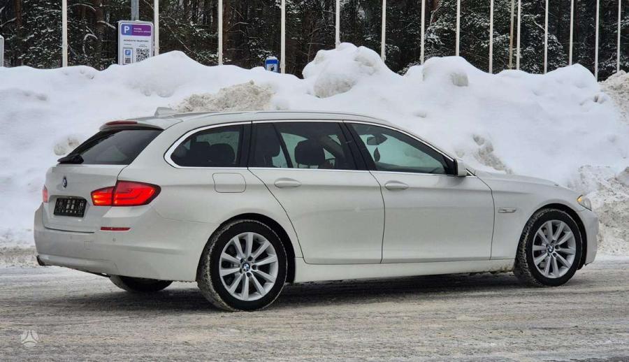 Balts BMW 520 2013 Viļņa, ar dzinēja tilpumu 2.00 L un nobraukumu 330 tūkst. km par 6999 €, foto 5 vietnē AUTOMOTO.COM.LV
