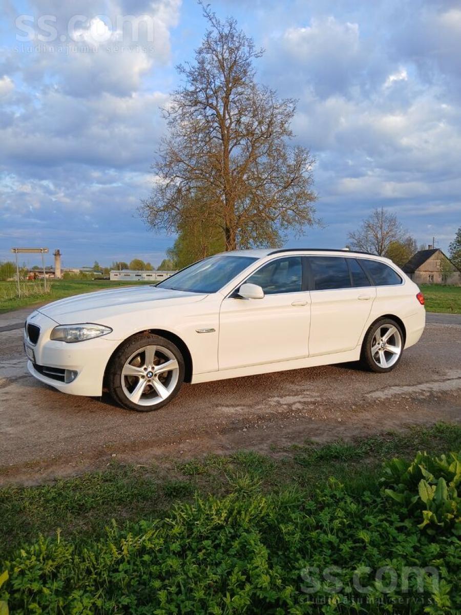 White BMW 520 2013 in Bauska, with an engine capacity of 2.00 L and mileage of 311 thousand km for 6250 €, photo 4 on AUTOMOTO.COM.LV