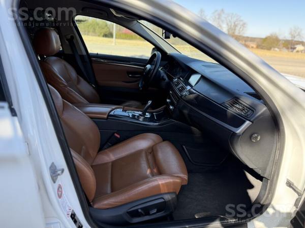 White BMW 520 2013 in Cesis, with an engine capacity of 2.00 L and mileage of 310 thousand km for 9850 €, photo 9 on AUTOMOTO.COM.LV