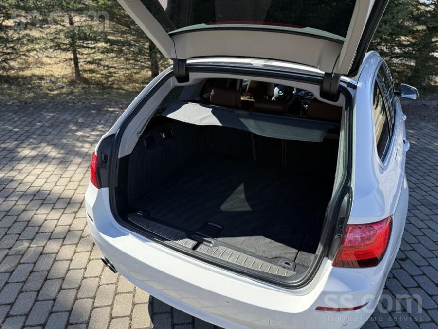 Balts BMW 520 2013 Cēsis, ar dzinēja tilpumu 2.00 L un nobraukumu 310 tūkst. km par 9850 €, foto 18 vietnē AUTOMOTO.COM.LV