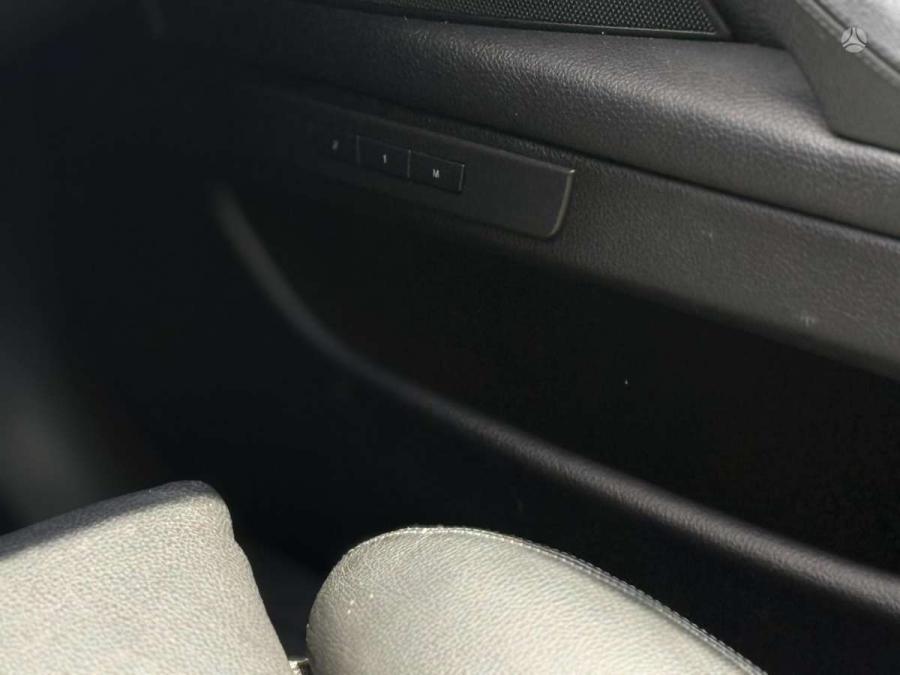 White BMW 520 2013 in Kaunas, with an engine capacity of 2.00 L and mileage of 280 thousand km for 9950 €, photo 32 on AUTOMOTO.COM.LV