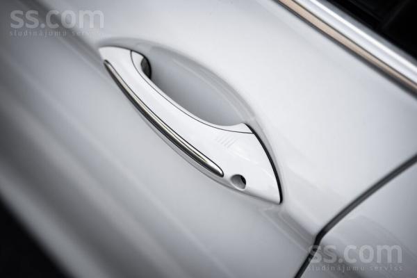 White BMW 520 2013 in Riga, with an engine capacity of 2.00 L and mileage of 223 thousand km for 9750 €, photo 9 on AUTOMOTO.COM.LV