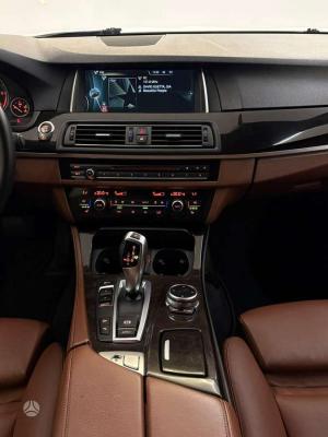 White BMW 520 2013 in Marijampole, with an engine capacity of 2.00 L and mileage of 381 thousand km for 8999 €, photo 19 on AUTOMOTO.COM.LV