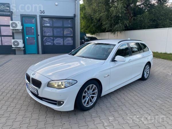 BMW 520 2013 in Riga on AUTOMOTO.COM.LV White BMW 520 2013 in Riga, with an engine capacity of 2.00 L and mileage of 337 thousand km for 8400 €, photo 5 on AUTOMOTO.COM.LV