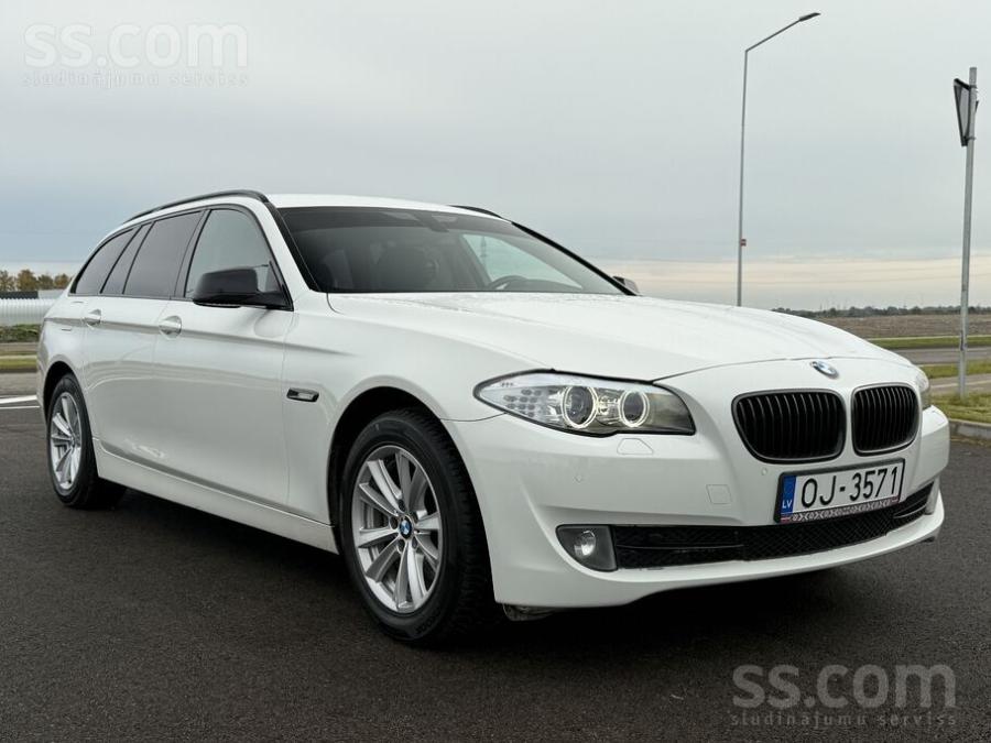 White BMW 520 2013 in Liepaja, with an engine capacity of 2.00 L and mileage of 331 thousand km for 7990 €, photo 1 on AUTOMOTO.COM.LV
