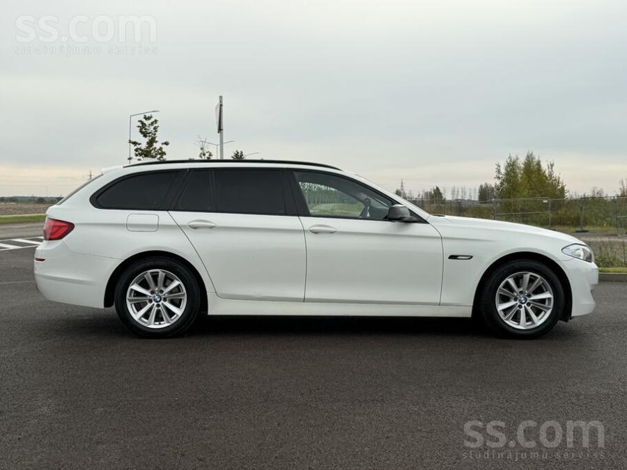 White BMW 520 2013 in Liepaja, with an engine capacity of 2.00 L and mileage of 331 thousand km for 7990 €, photo 12 on AUTOMOTO.COM.LV