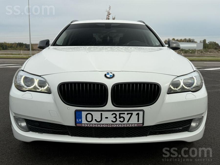 White BMW 520 2013 in Liepaja, with an engine capacity of 2.00 L and mileage of 331 thousand km for 7990 €, photo 14 on AUTOMOTO.COM.LV