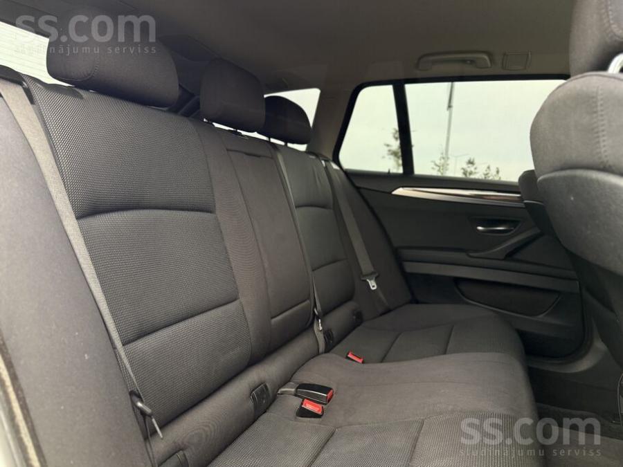 White BMW 520 2013 in Liepaja, with an engine capacity of 2.00 L and mileage of 331 thousand km for 7990 €, photo 27 on AUTOMOTO.COM.LV