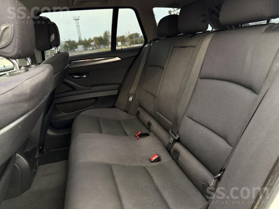 White BMW 520 2013 in Liepaja, with an engine capacity of 2.00 L and mileage of 331 thousand km for 7990 €, photo 26 on AUTOMOTO.COM.LV