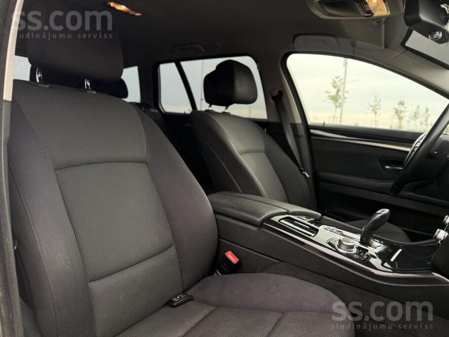 White BMW 520 2013 in Liepaja, with an engine capacity of 2.00 L and mileage of 331 thousand km for 7990 €, photo 32 on AUTOMOTO.COM.LV