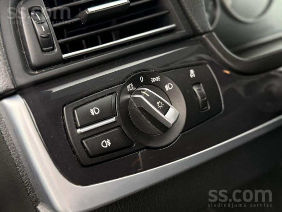 White BMW 520 2013 in Liepaja, with an engine capacity of 2.00 L and mileage of 331 thousand km for 7990 €, photo 51 on AUTOMOTO.COM.LV