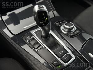 White BMW 520 2013 in Liepaja, with an engine capacity of 2.00 L and mileage of 331 thousand km for 7990 €, photo 50 on AUTOMOTO.COM.LV