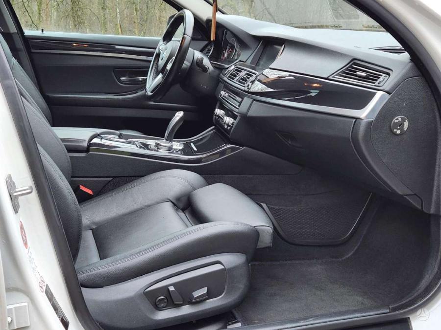 Balts BMW 520 2014 Viļņa, ar dzinēja tilpumu 2.00 L un nobraukumu 322 tūkst. km par 10350 €, foto 17 vietnē AUTOMOTO.COM.LV