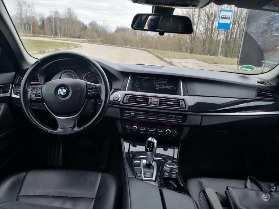 White BMW 520 2014 in Panevezys, with an engine capacity of 2.00 L and mileage of 320 thousand km for 10500 €, photo 5 on AUTOMOTO.COM.LV