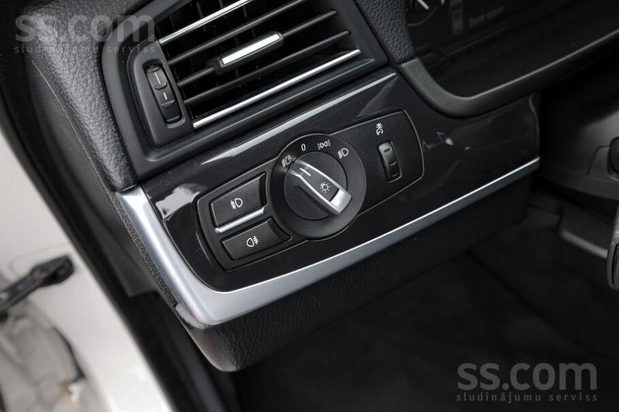 Balts BMW 520 2014 Jelgava, ar dzinēja tilpumu 2.00 L un nobraukumu 0 tūkst. km par 9750 €, foto 26 vietnē AUTOMOTO.COM.LV