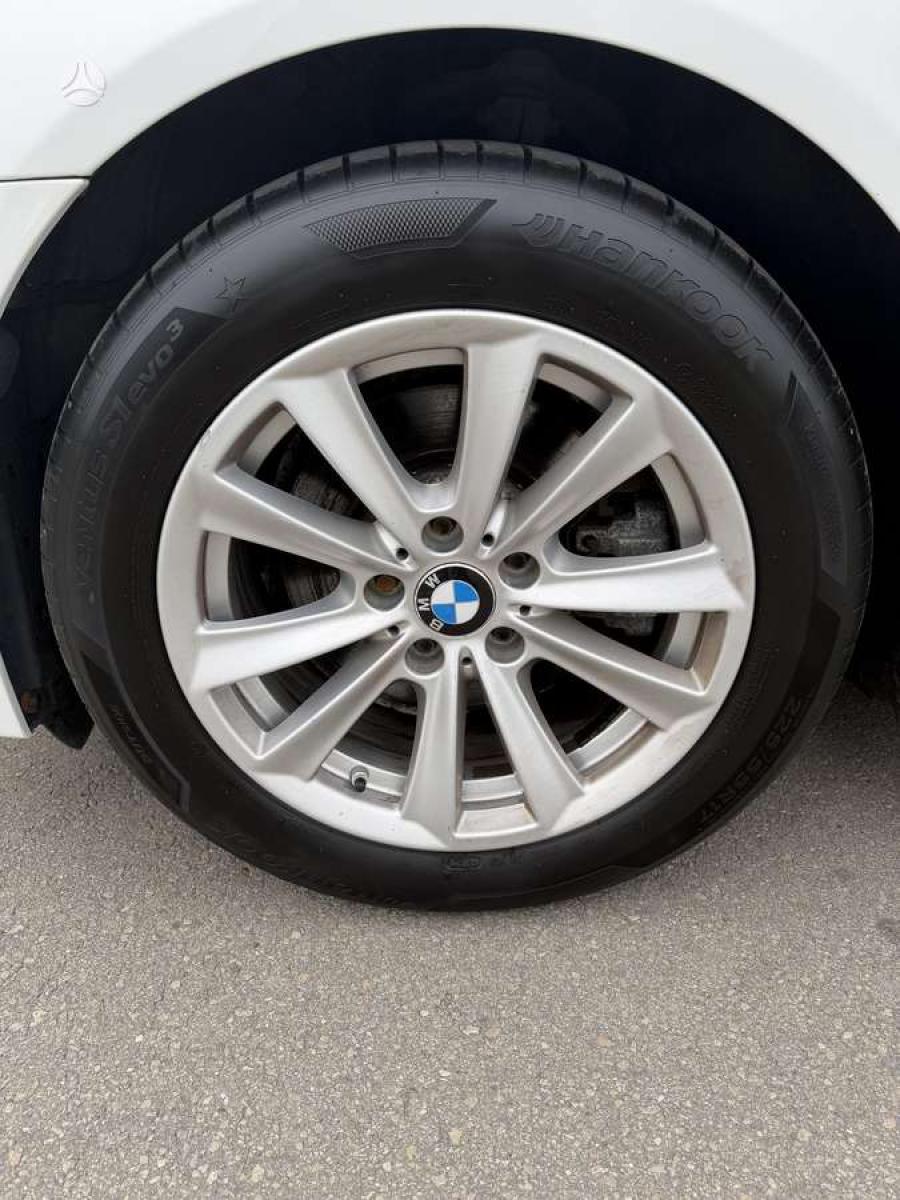 White BMW 520 2014 in Kelme, with an engine capacity of 2.00 L and mileage of 411 thousand km for 7250 €, photo 18 on AUTOMOTO.COM.LV